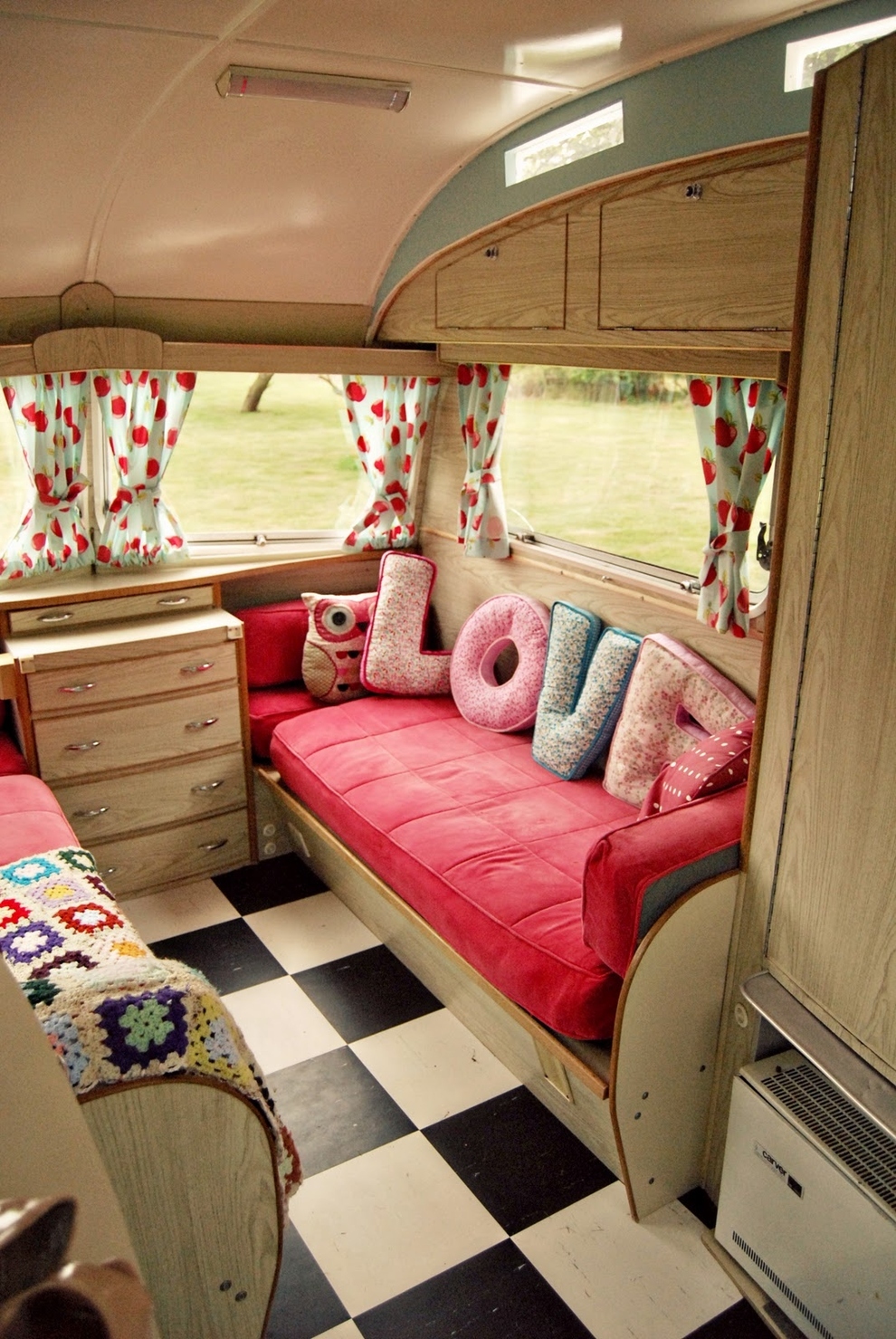 27 Dreamy Campers That Will Make You Want To Drop Everything For The ...
