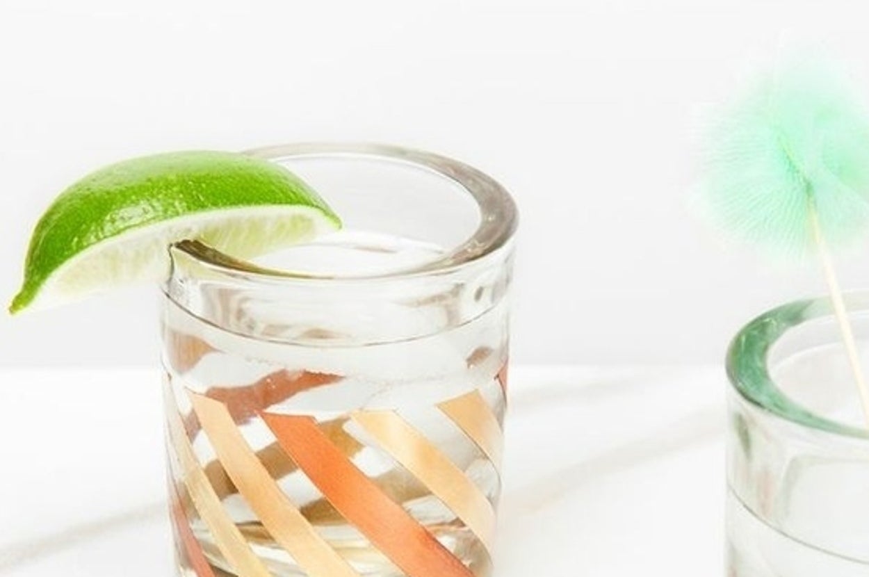 6 Gorgeous DIY Drinking Glasses To Make Before Summer's Over