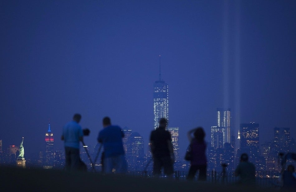 17 Moving Pictures Of The 9/11 Tribute In Light