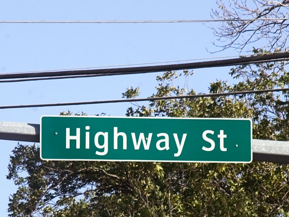 15 Road Signs That Require A Double Take