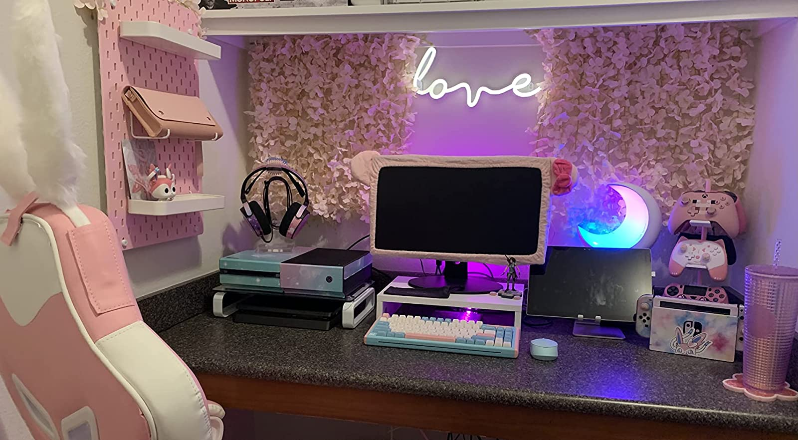 30 Gaming Desk Setup Upgrades To Level Up Your Look