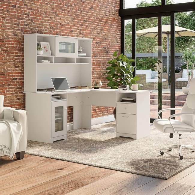 The Best L-Shaped Desks To Buy In 2025