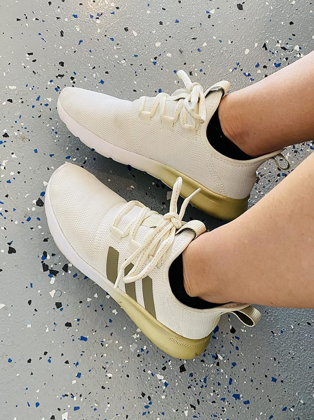 25 Comfy Shoes For Anyone Who Spends A Huge Chunk Of Time Of Standing ...
