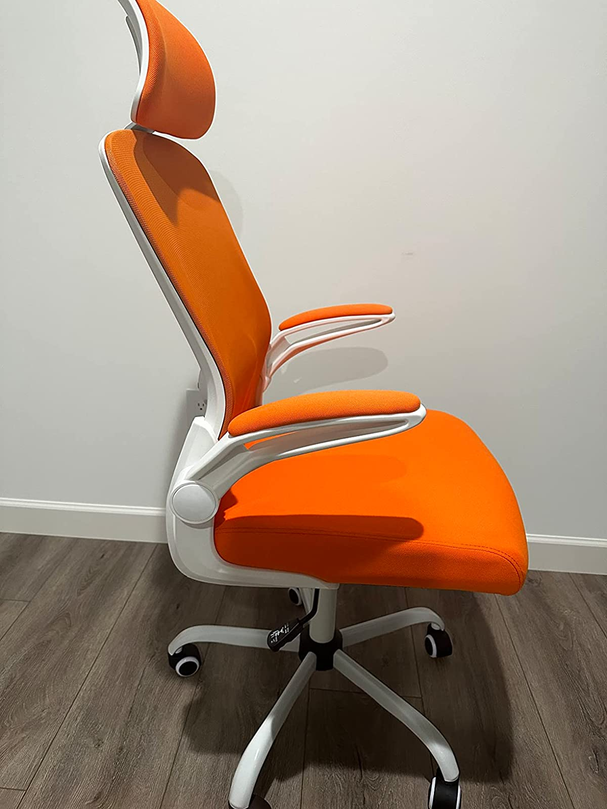 21 Best Desk Chairs With Wheels To Upgrade Your Office