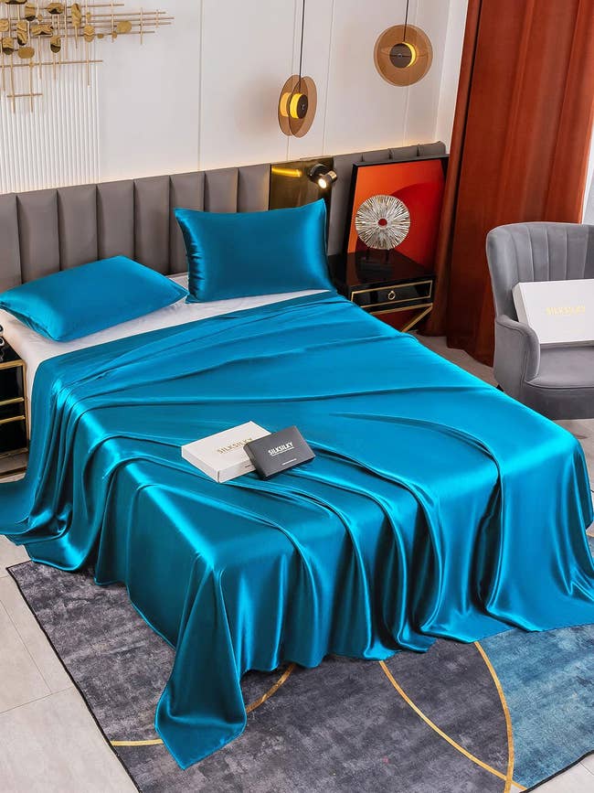 24 Best Silk Sheets For Luxurious Sleeping