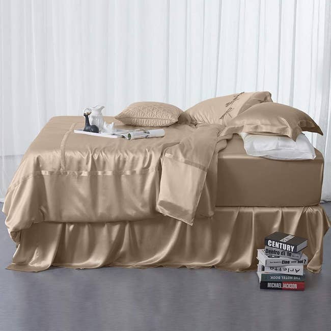 24 Best Silk Sheets For Luxurious Sleeping