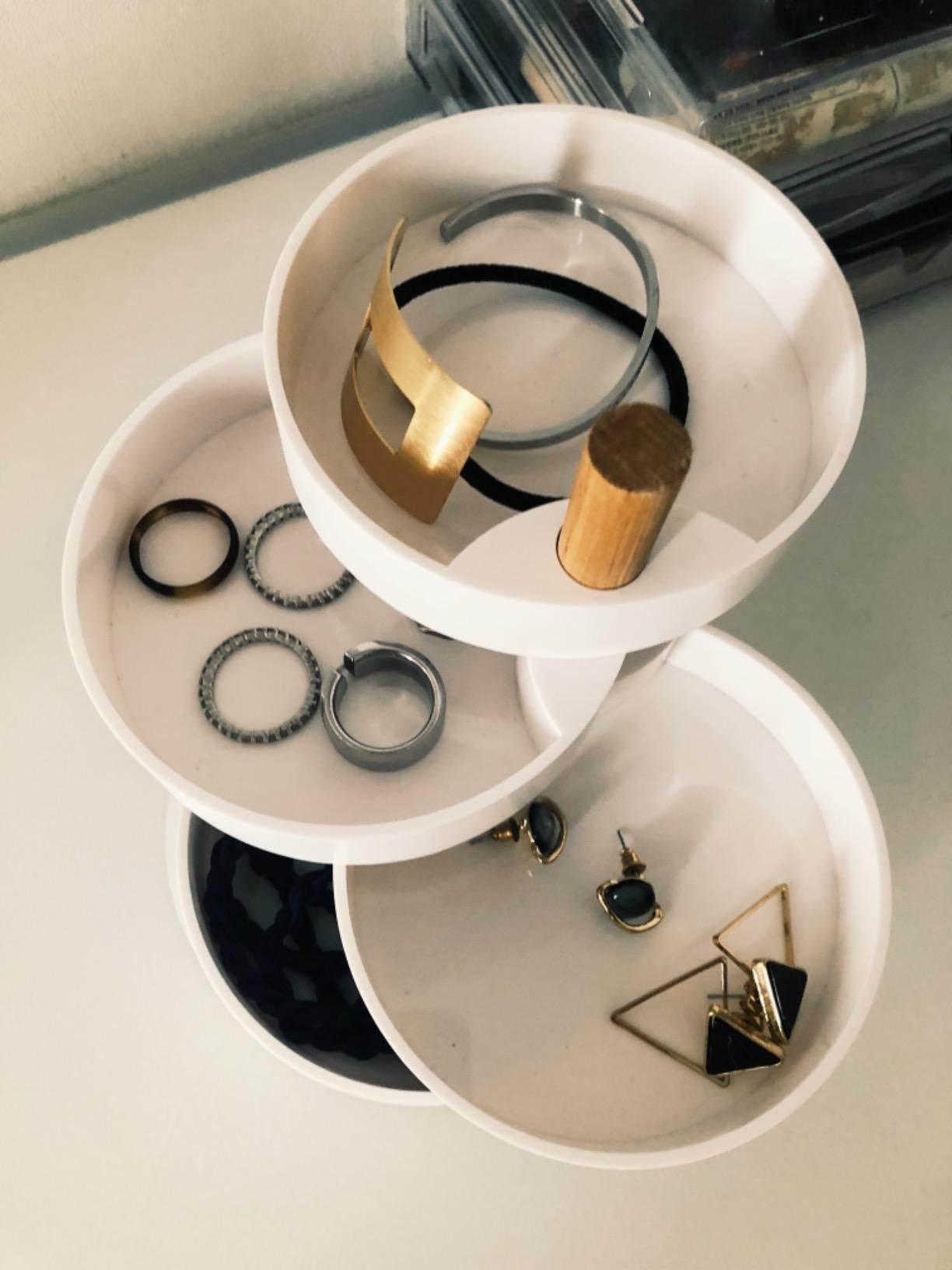 41 Organization Solutions For Overcrowded Spaces