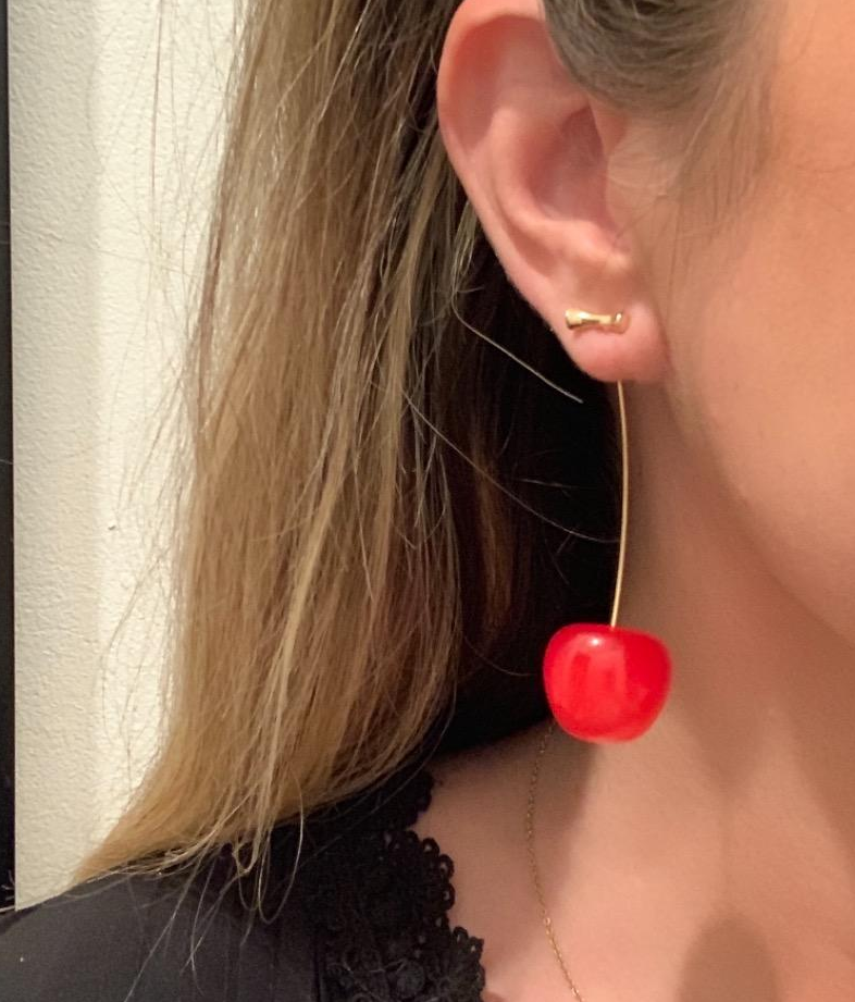 30 Fun Accessories To Add Color To Your All-Black Wardrobe