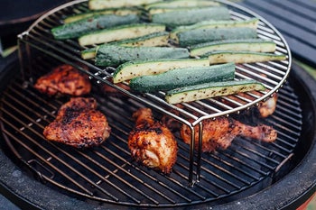 13 Best Grill Racks For A Successful Sizzling BBQ 2022