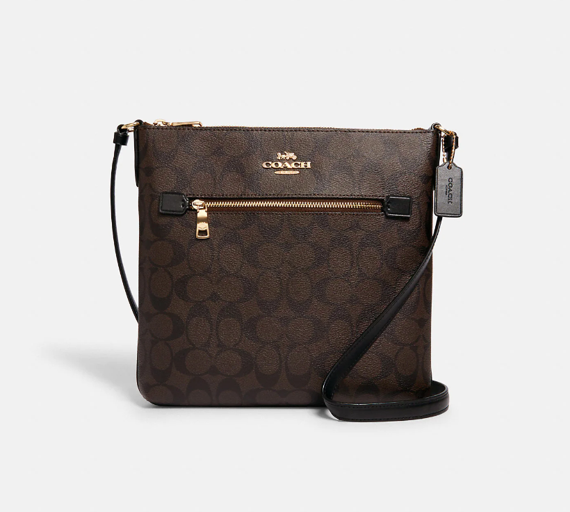 22 Small Bags That You Can Take Absolutely Anywhere