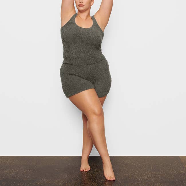 23 Fuzzy Stylish Things To Wear If You Wanna Look Like A Fashionable ...