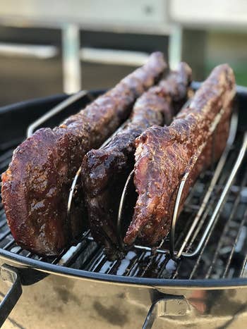 13 Best Grill Racks For A Successful Sizzling BBQ 2022