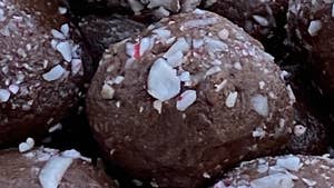 2-Ingredient Chocolate-Peppermint Balls Recipe by Tasty