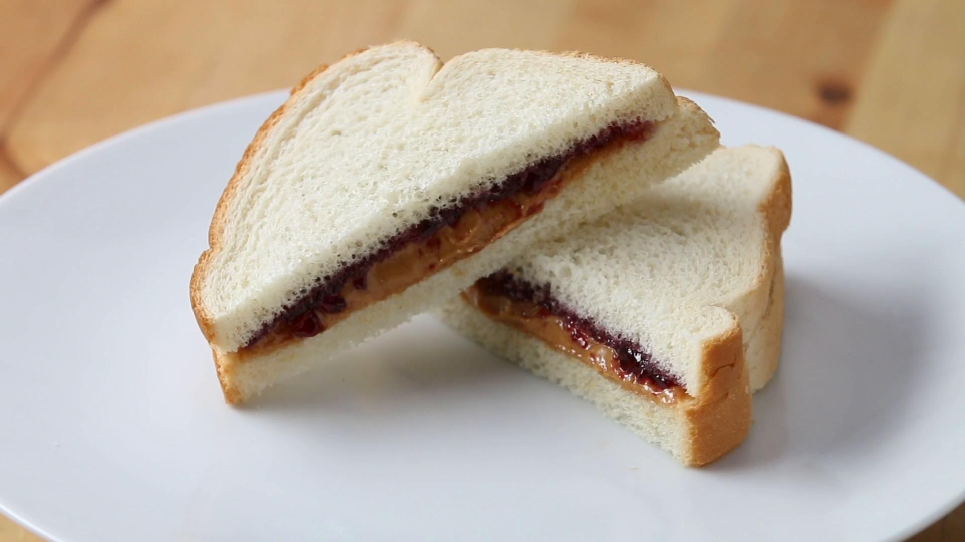 PB&J: Crusty Nostalgia Recipe by Tasty