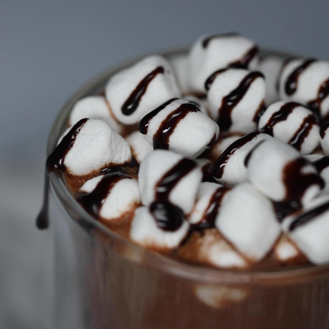 Hot Chocolate: Luxurious Midnight Recipe by Tasty
