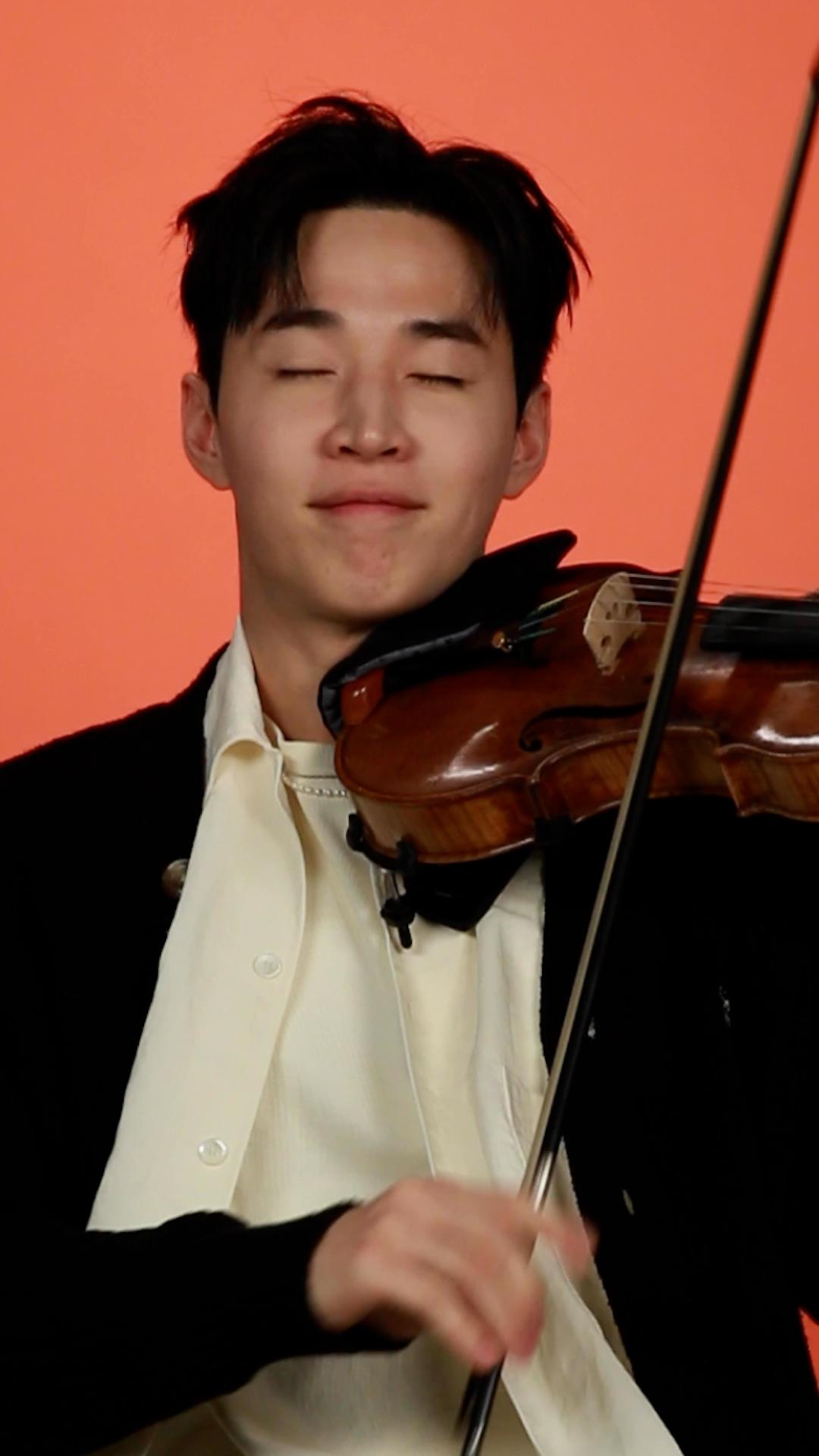Henry Lau plays "Would You Rather" Part 1
