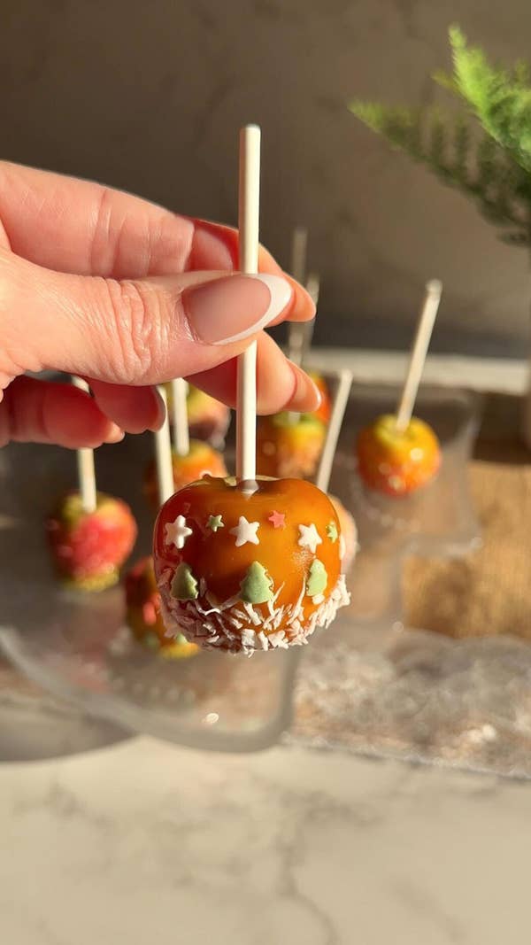 Mini Caramel Apple Pops With Caramel | Tasty